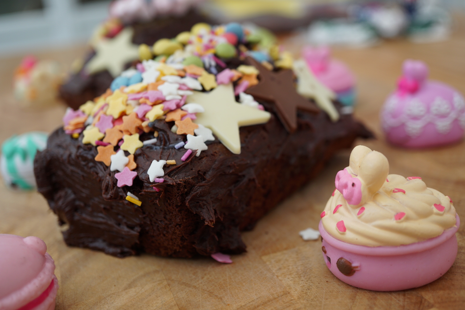 A Num Noms kind of Chocolate Cake #Nationalchocolatecakeday - MummyConstant